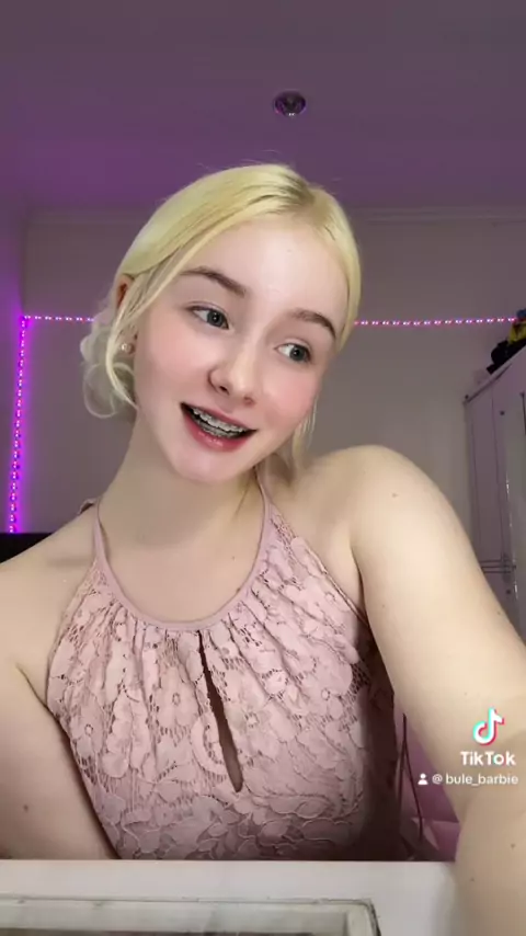 BULE BARBIE🍭 (@bulebarbie_official) on SnackVideo